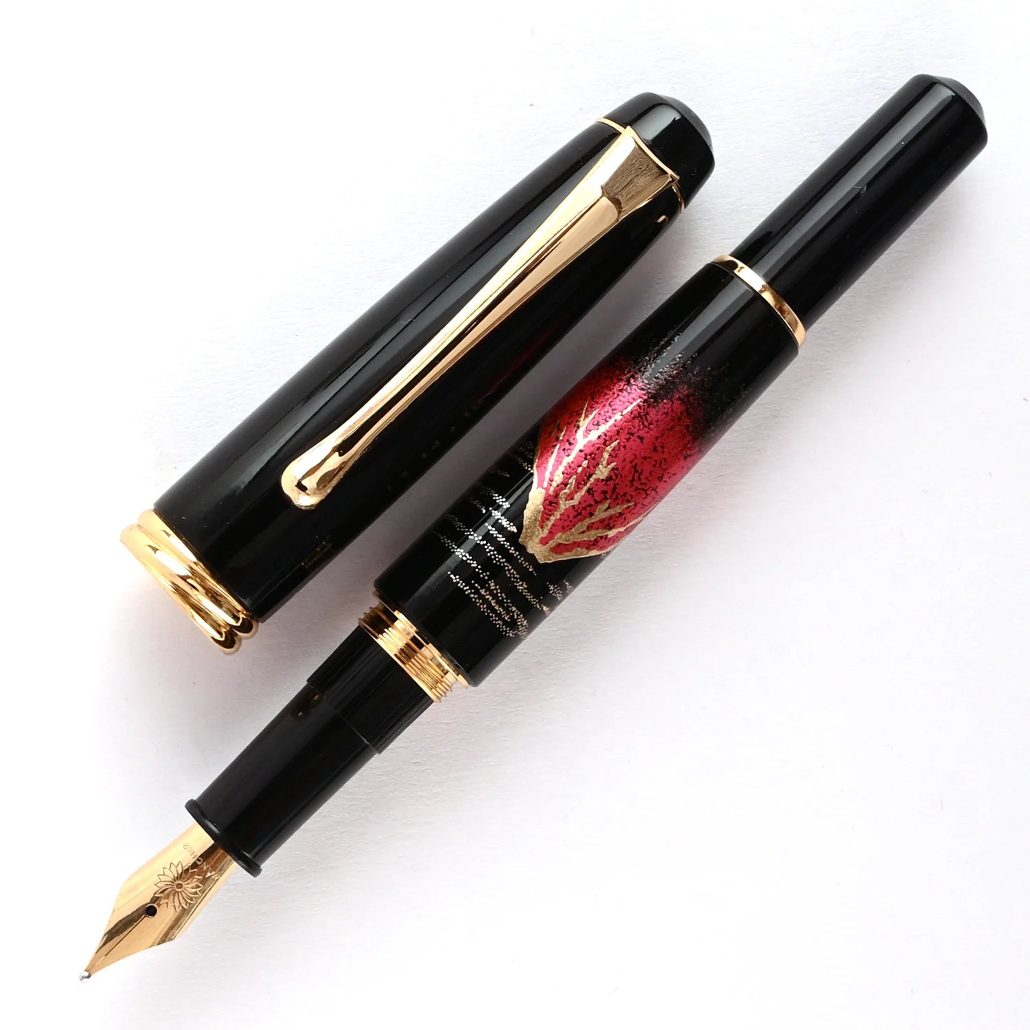 Wancher x Kuretake Yumeginga Kindai Maki-e Aka Fuji Fountain Pen - Bla – PEN PLANET
